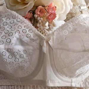 Vintage | Intimates & Sleepwear | Nwt Nos Bali Sno Flake Vintage Bra W ...